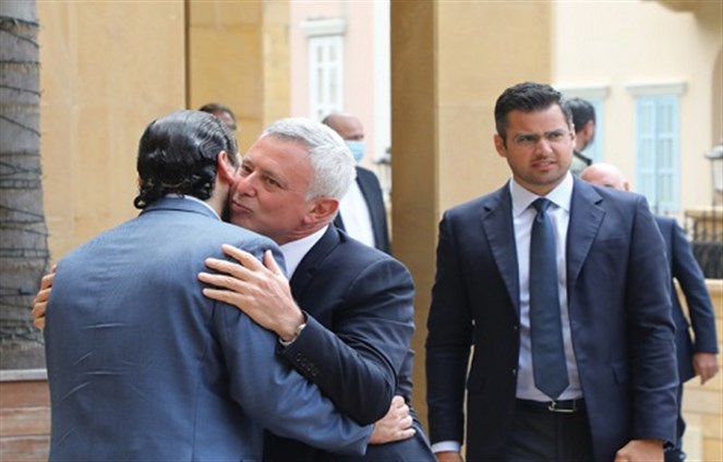 tayyar.org - الحريري وعد فرنجية بوزيرين .. وجنبلاط بالصحة